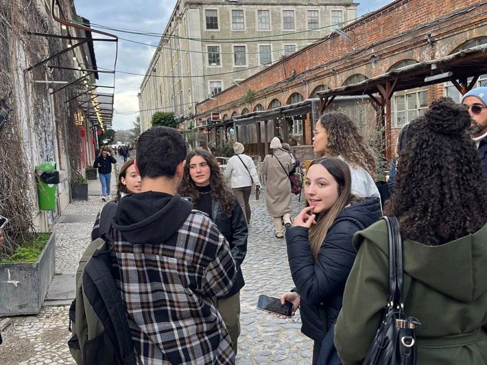 Aula prática no LX Factory - EPHTL - Escola Profissional de Hotelaria e ...